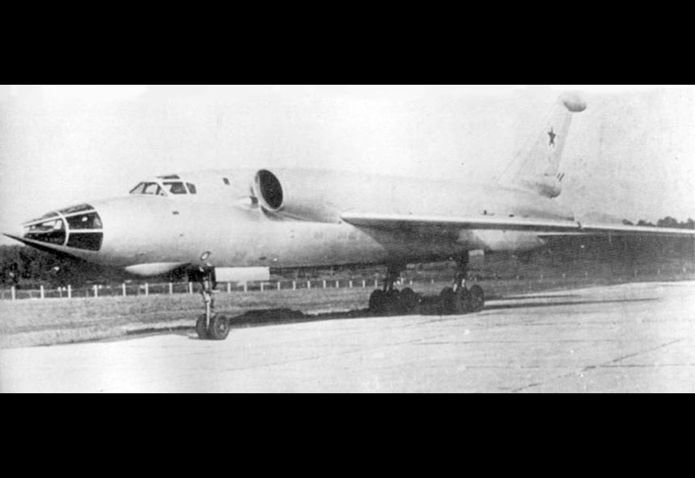 Tupolev Tu-98 (Backfin) Swept-Wing, Supersonic Strategic Bomber ...