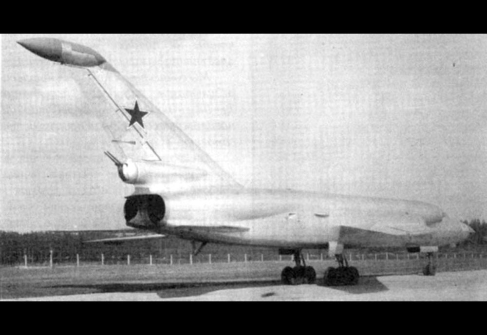 Tupolev Tu-98 (Backfin) Swept-Wing, Supersonic Strategic Bomber ...