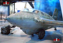 Messerschmitt Me 163 Komet (Comet) vs Messerschmitt Me 262 (Schwalbe ...