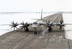Boeing B-52 Stratofortress vs Tupolev Tu-95 (Bear) Comparison