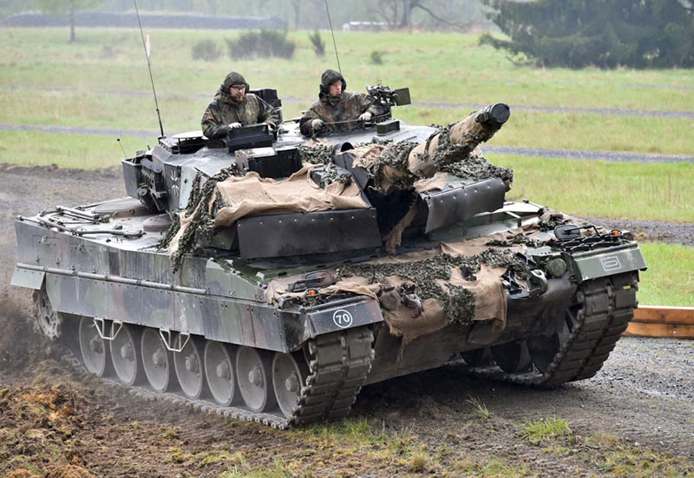 Leopard 2 Main Battle Tank (MBT)