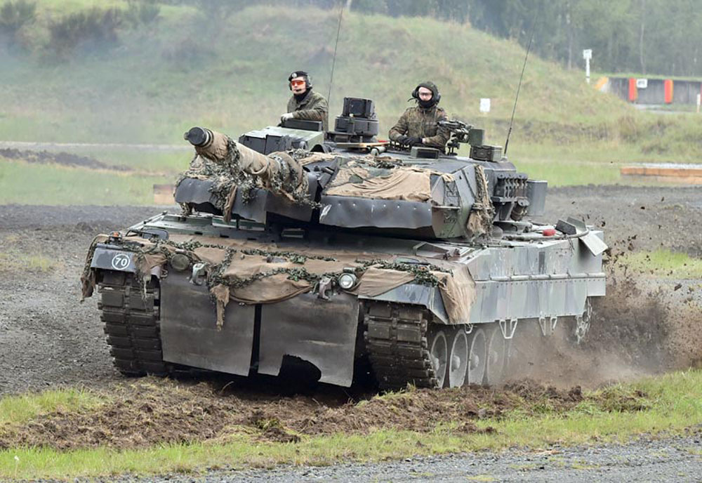 Leopard 2 Main Battle Tank (MBT)