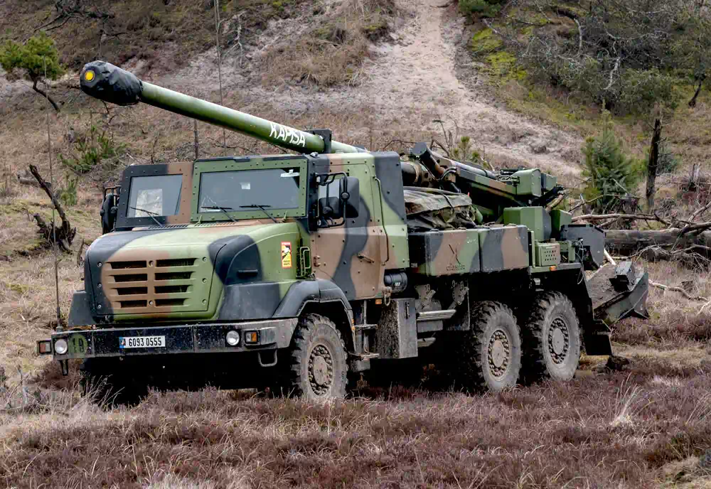 Nexter (GIAT) CAESAR (CAmion Equipe d'un Systeme d'ARtillerie) Wheeled ...