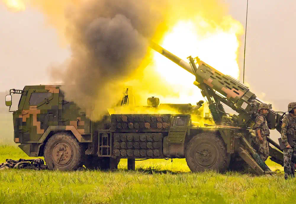 NORINCO PCL-161 122mm Self-Propelled Howitzer Vehicle