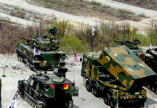 Hanwha Defense K239 (Chunmoo) 8x8 Wheeled Multiple-Launch Rocket System ...