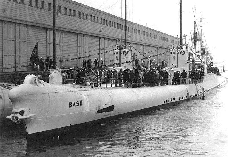 USS Bass (SS-164) / (V-2 (SF-5) Diesel-Electric Ocean-Going Attack ...