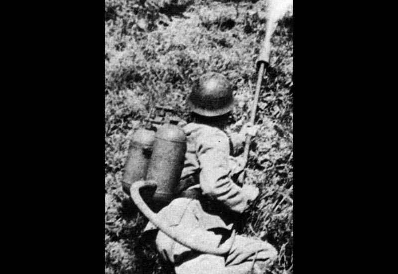 Type 93 / Type 100 Man-Portable Flamethrower